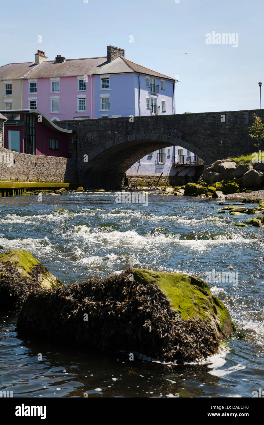 Pink house aberaeron hi-res stock photography and images - Alamy