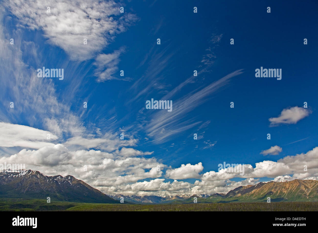 Kluane mountain range and clouds, Canada, Kluane National Park Stock ...