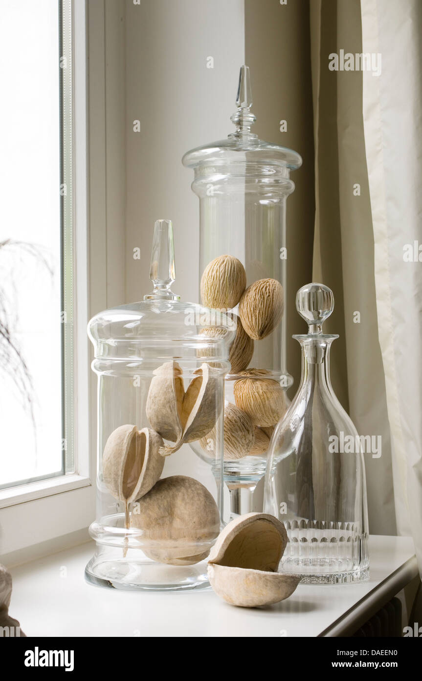 Jars on windowsill hi-res stock photography and images - Alamy
