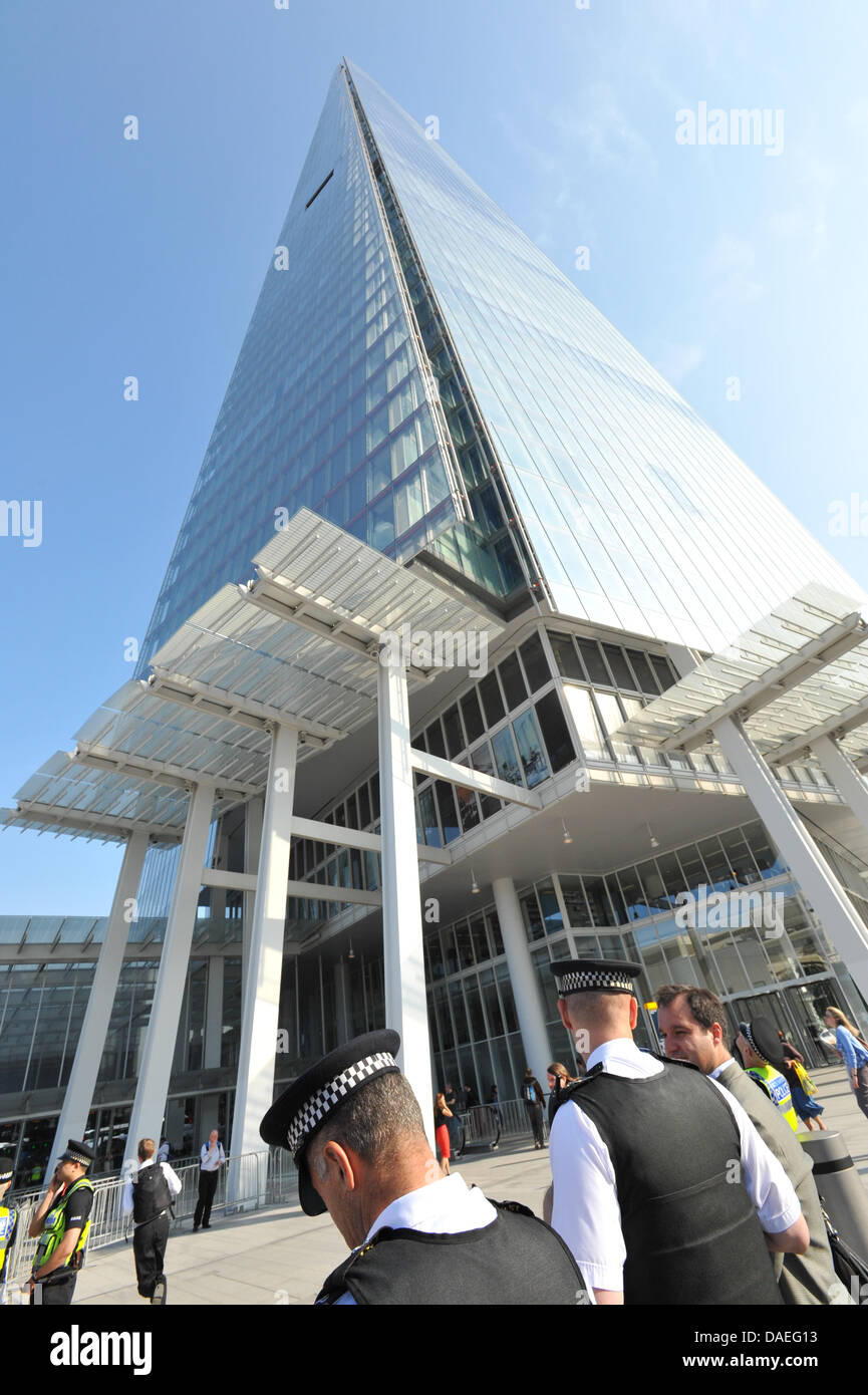 Base shard london hi-res stock photography and images - Alamy