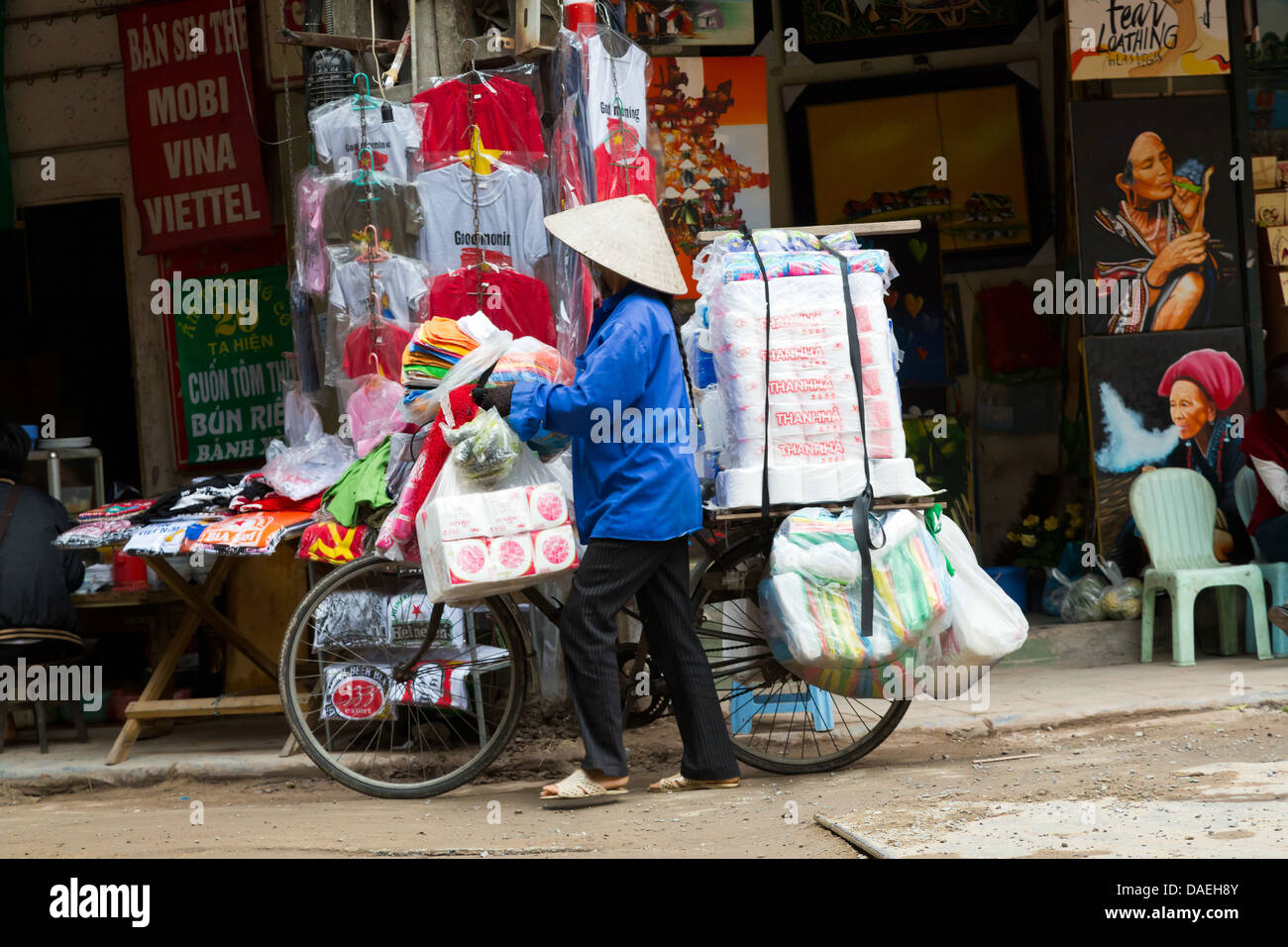 Typical Street Seller in Hanoi, Vietnam Stock Photo - Alamy