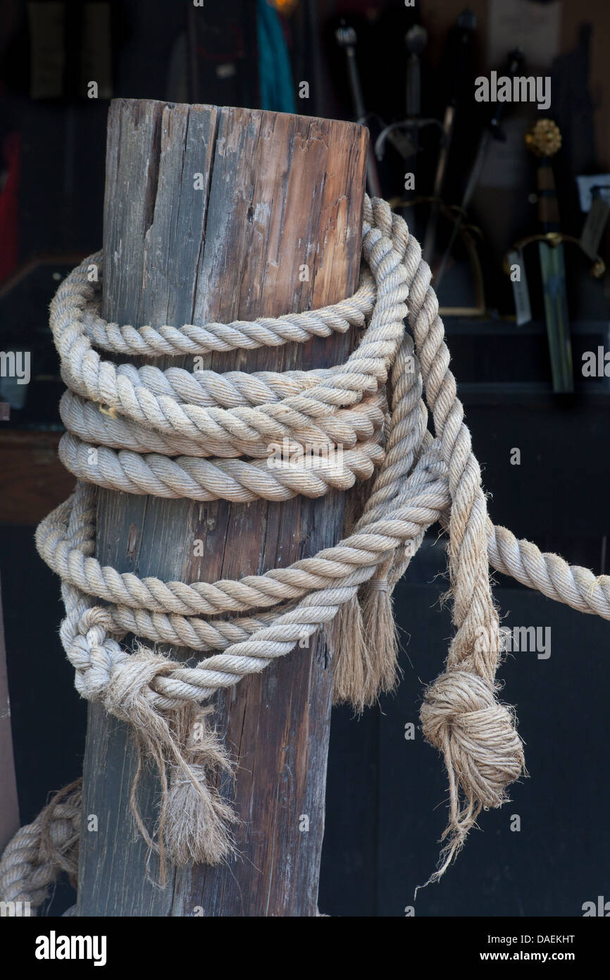 Wood piling with rope hi-res stock photography and images - Alamy