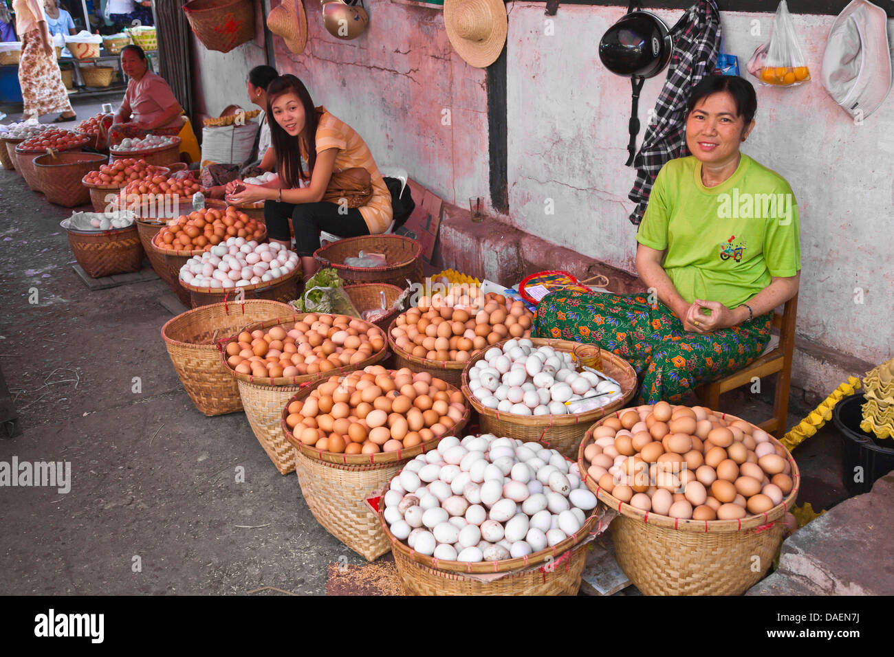 Four Burmese Women High Resolution Stock Photography and Images - Alamy