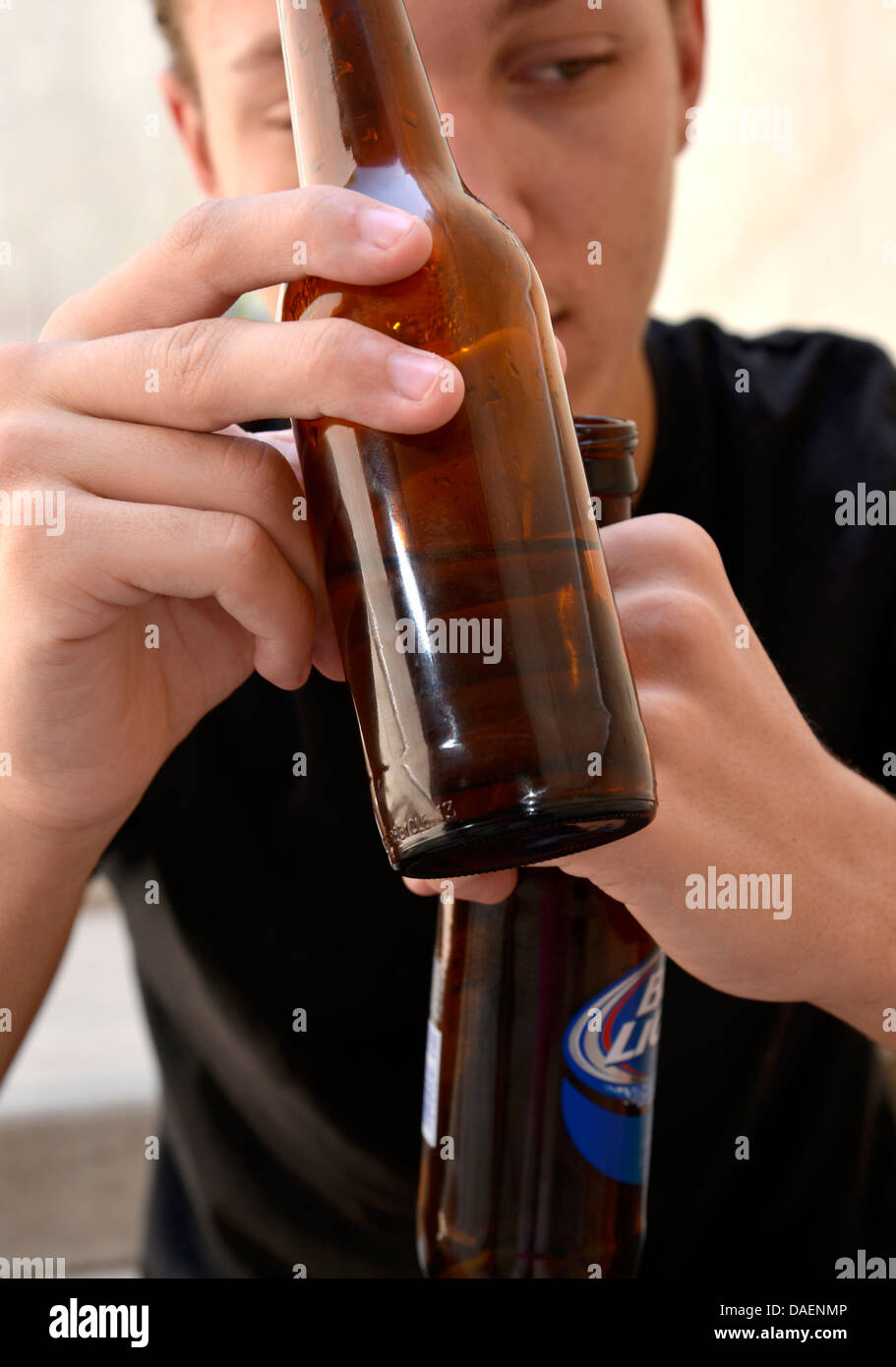 Underage child drinking alcohol hi-res stock photography and images - Alamy