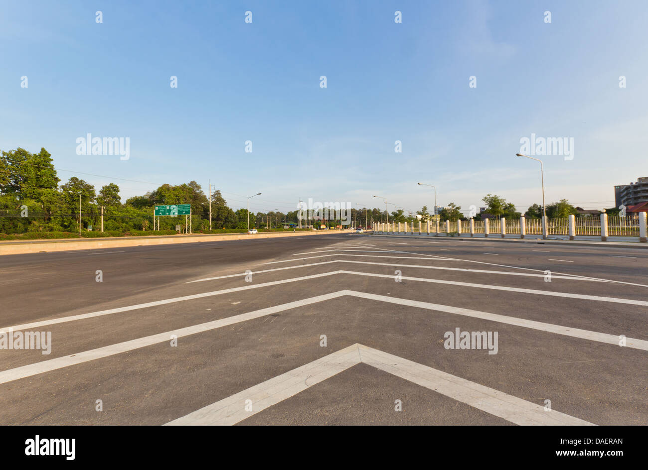 Pavement marking hi-res stock photography and images - Alamy