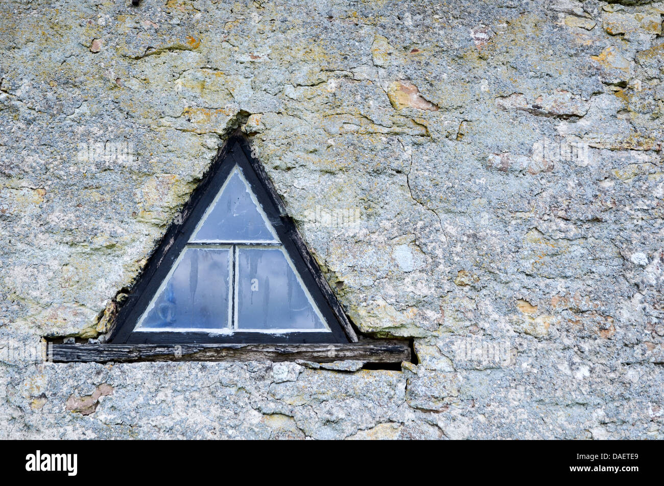 Triangular stone pattern hi-res stock photography and images - Alamy