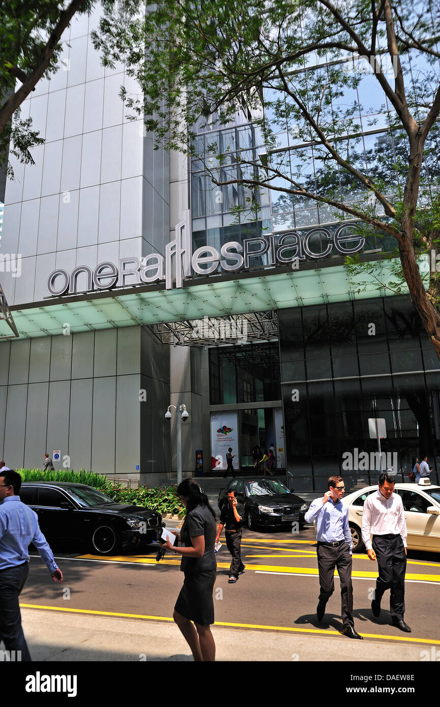 One raffles hi-res stock photography and images - Alamy