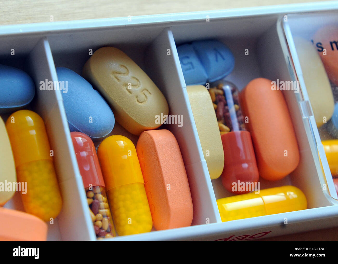 Hiv drugs combination hi-res stock photography and images - Alamy