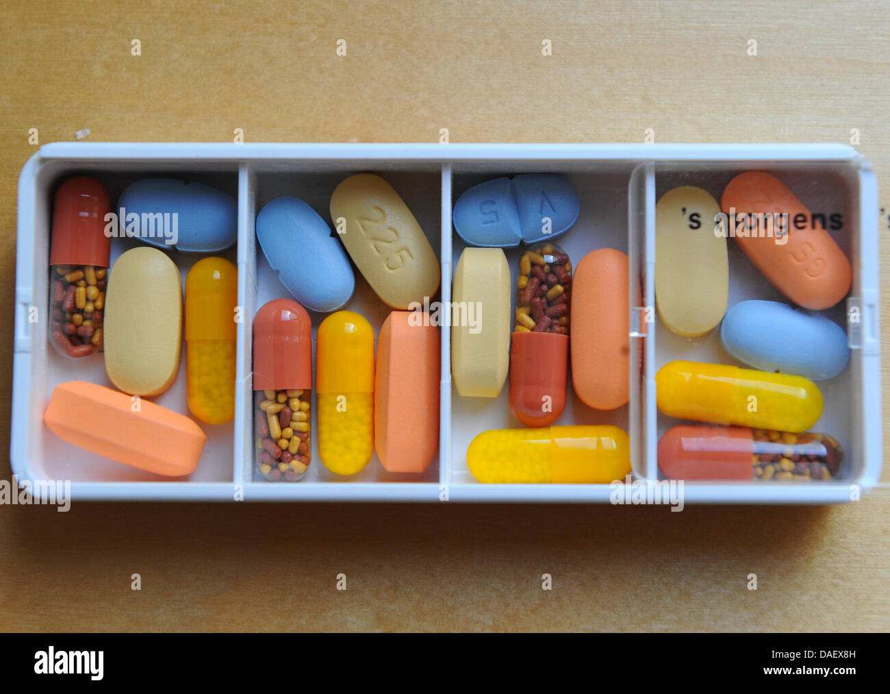Hiv drugs combination hi-res stock photography and images - Alamy