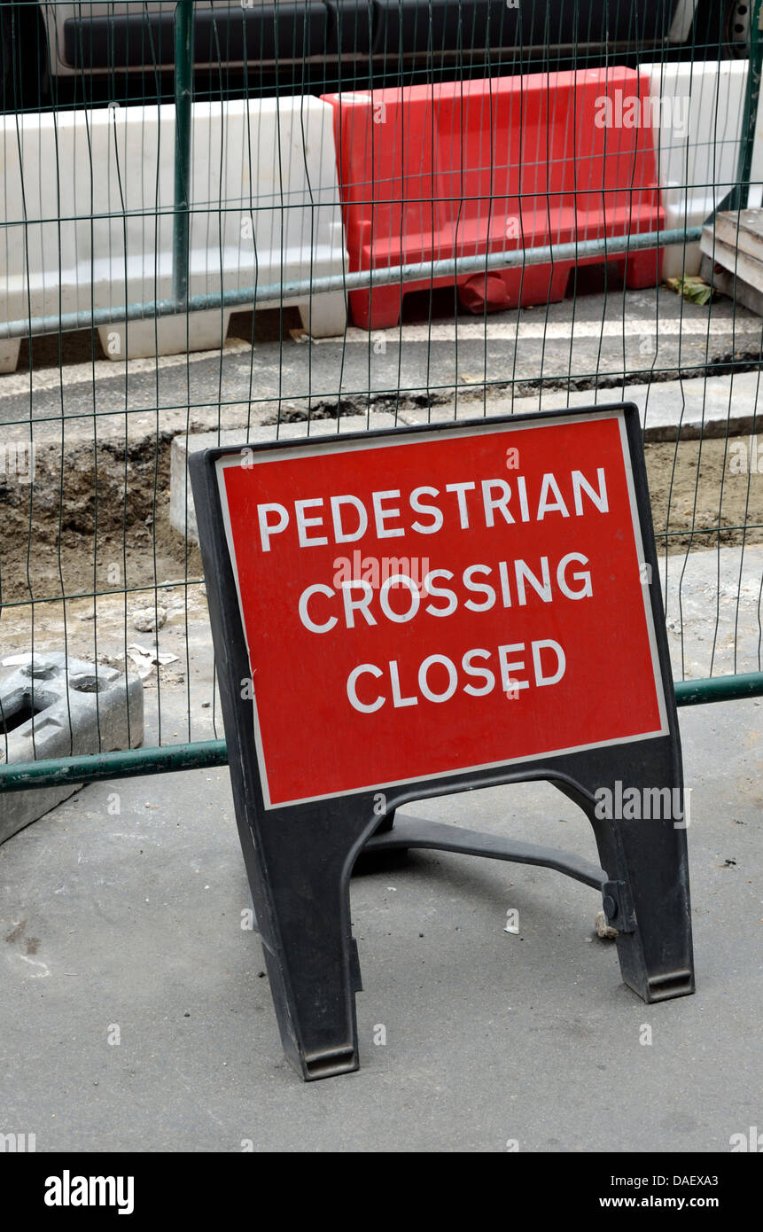 Pedestrian crossing uk sign hi-res stock photography and images - Alamy
