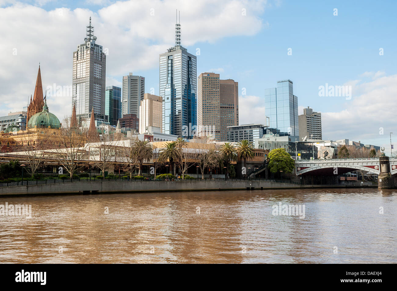 The Yarra River and the skyline of downtown Melbourne, Australia Stock ...