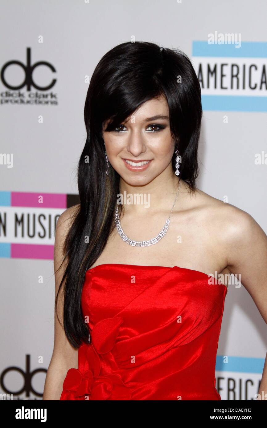 Singer Christina Grimmie arrives at the 2011 American Music Award at ...
