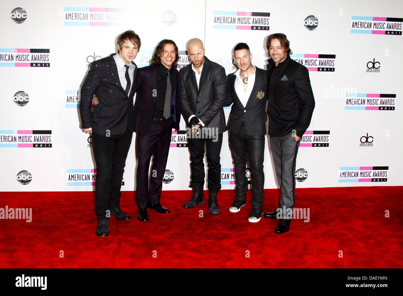 Musicians Brian Craaddock (l-r), Robin Diaz, Chris Daughtry, Josh Paul and Josh Steely of ...