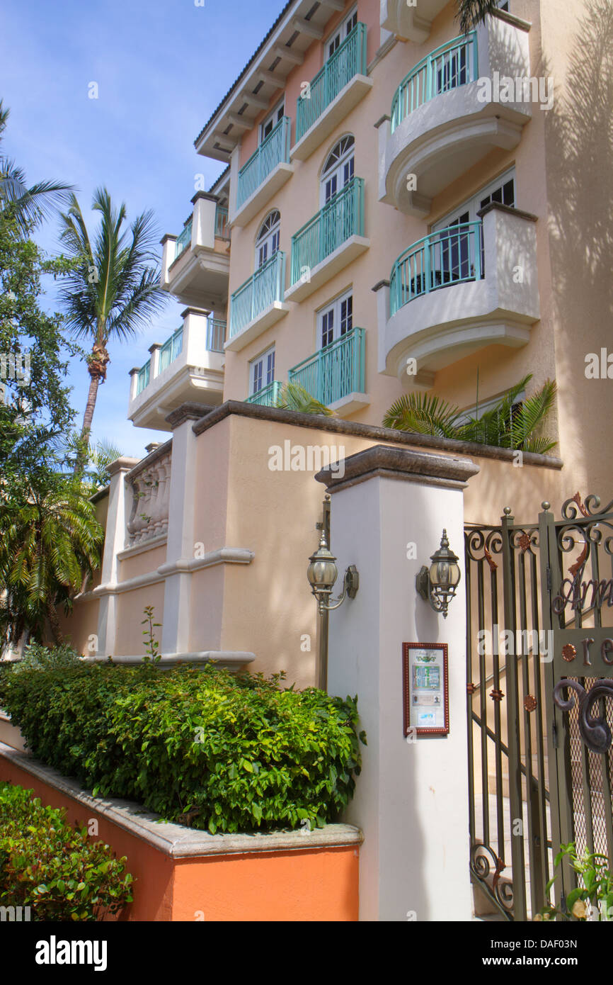 Residential gate hi-res stock photography and images - Alamy