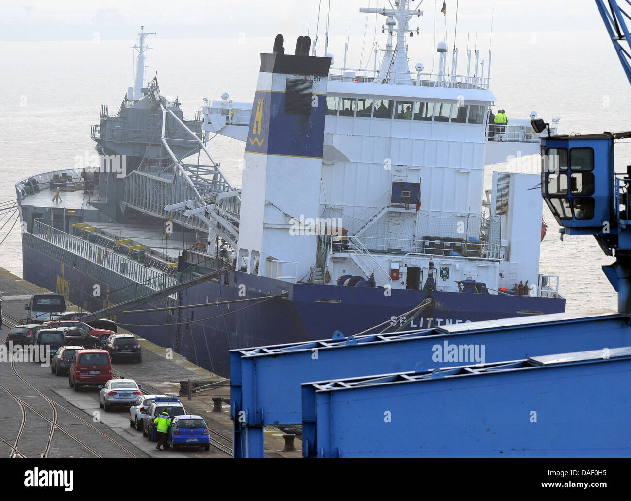 The 166m long Freighter 'Splittnes' has a leak at the starboars side ...