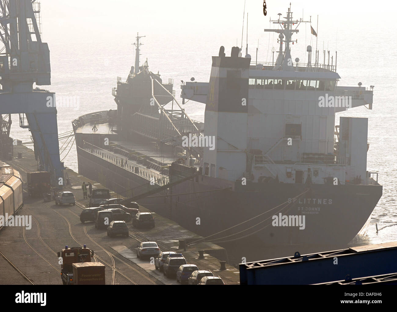 The 166m long Freighter 'Splittnes' has a leak at the starboars side ...