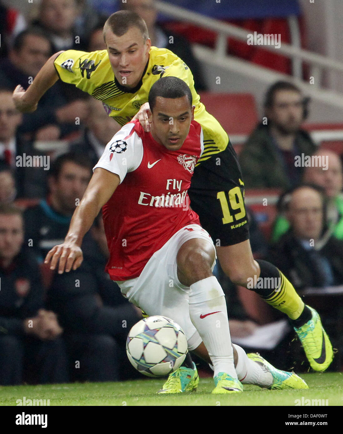 Emirates stadium theo walcott hi-res stock photography and images - Alamy