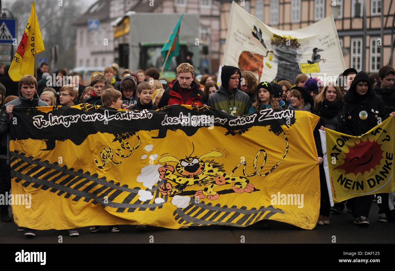 Girls germany flags hi-res stock photography and images - Alamy