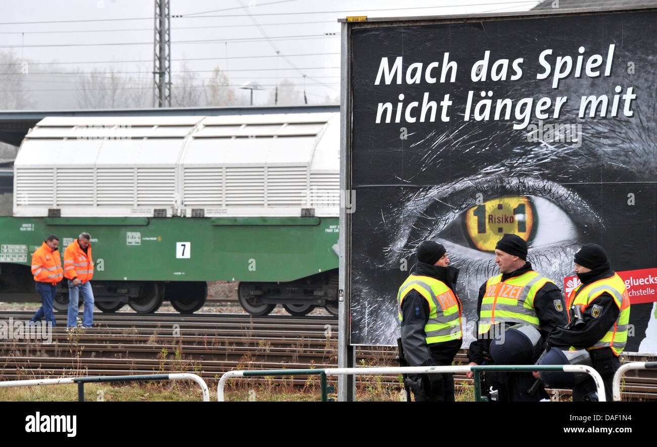 A train with 11 CASTOR containers with German nuclear waste from the ...