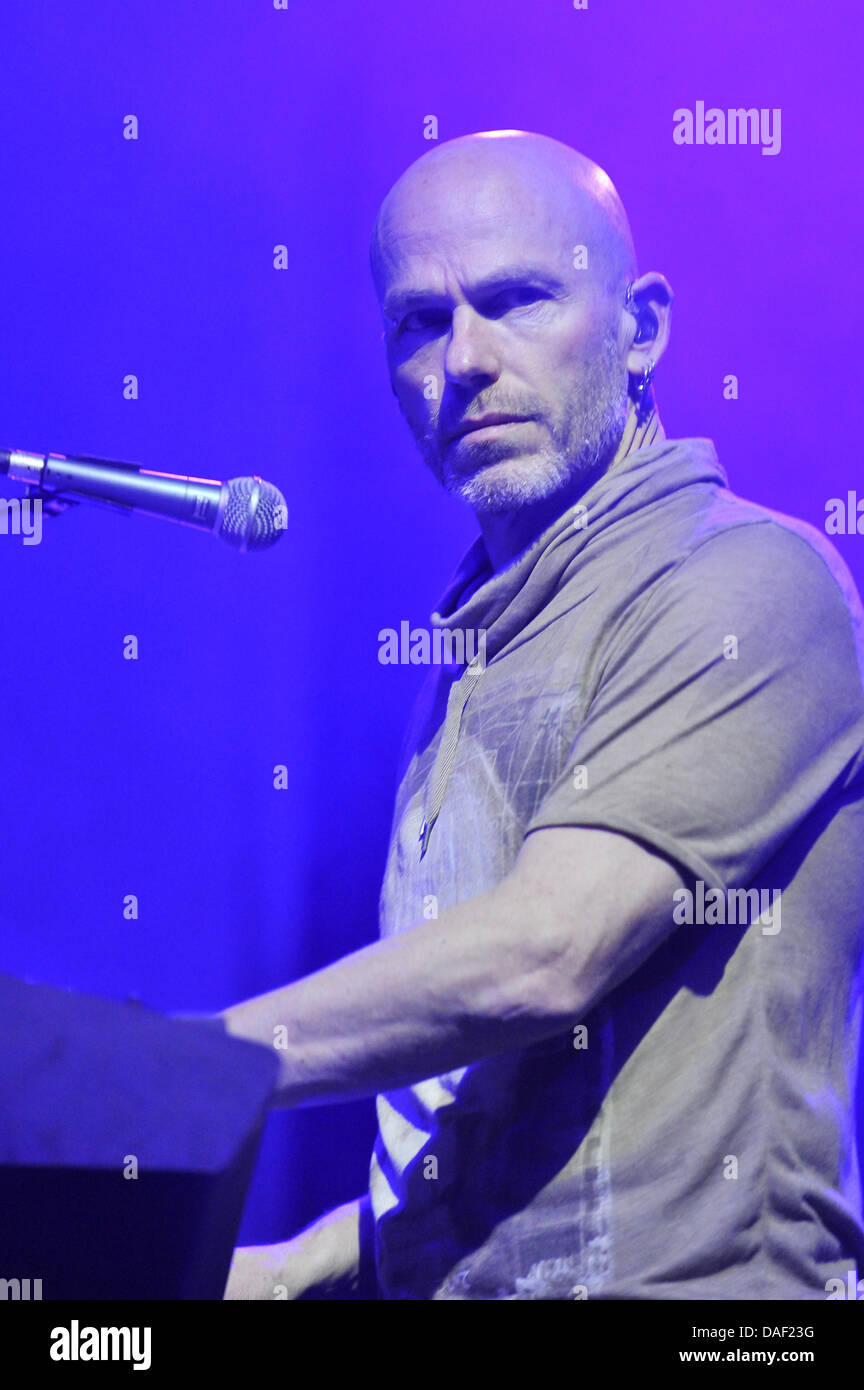 Keyboarder hi-res stock photography and images - Alamy