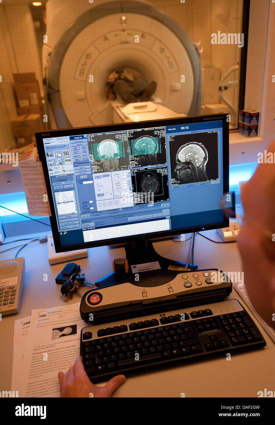 Magnetic resonance images hi-res stock photography and images - Alamy