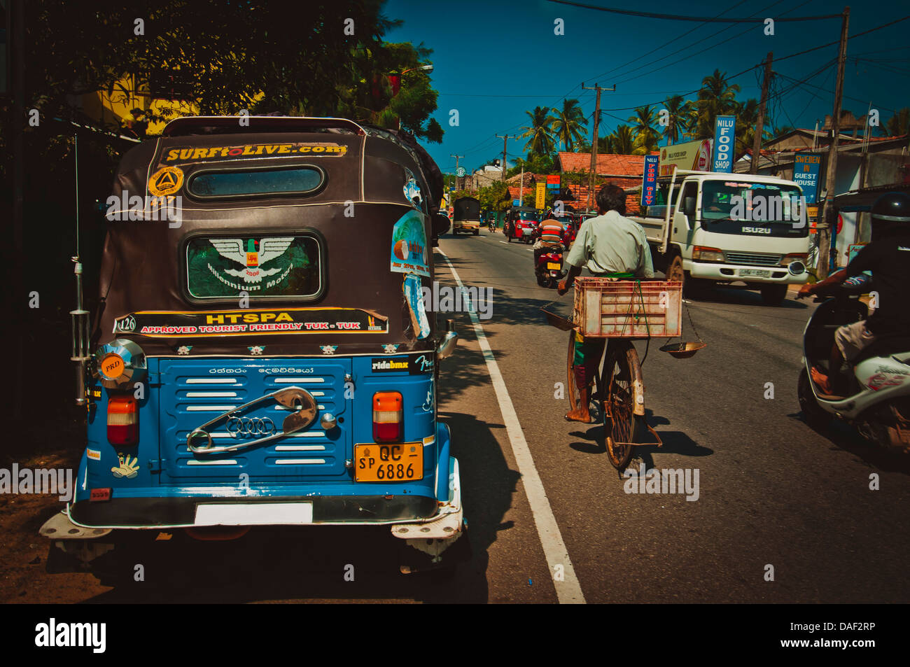 Street traffic in Sri Lanka Stock Photo - Alamy