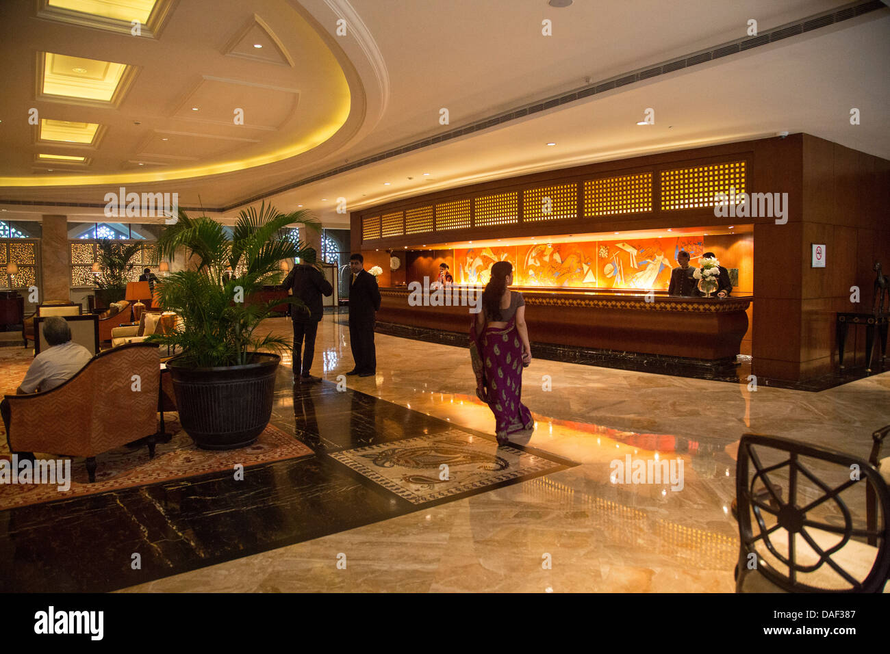 Hotel reception india hi-res stock photography and images - Alamy