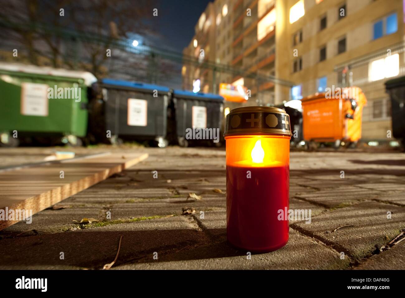 Candle stands hi-res stock photography and images - Alamy