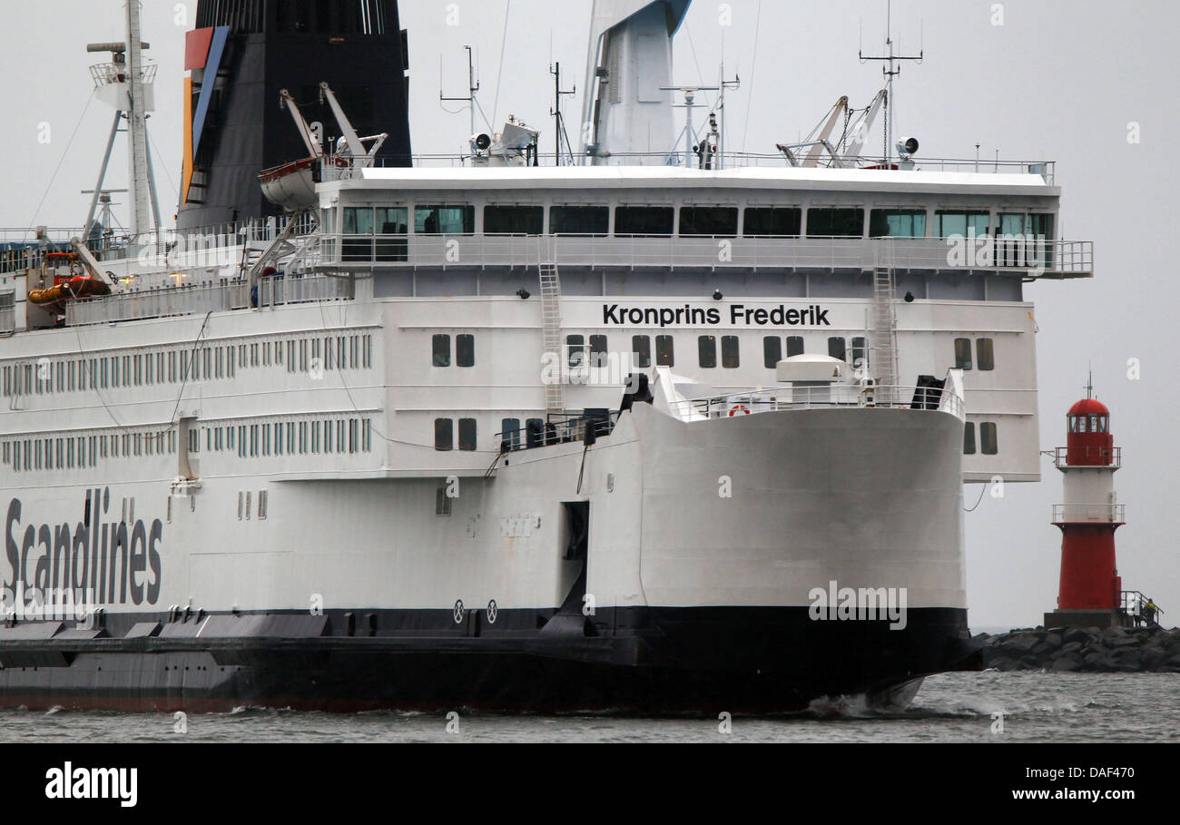 The Scandlines' ferry 'Crown Prince Frederik' reaches the port of ...