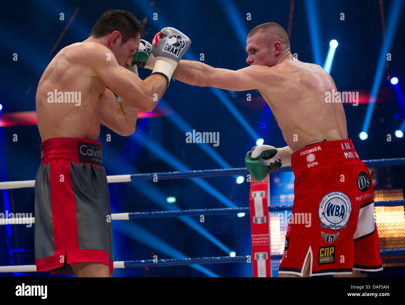 02 arena boxing ring hi-res stock photography and images - Alamy
