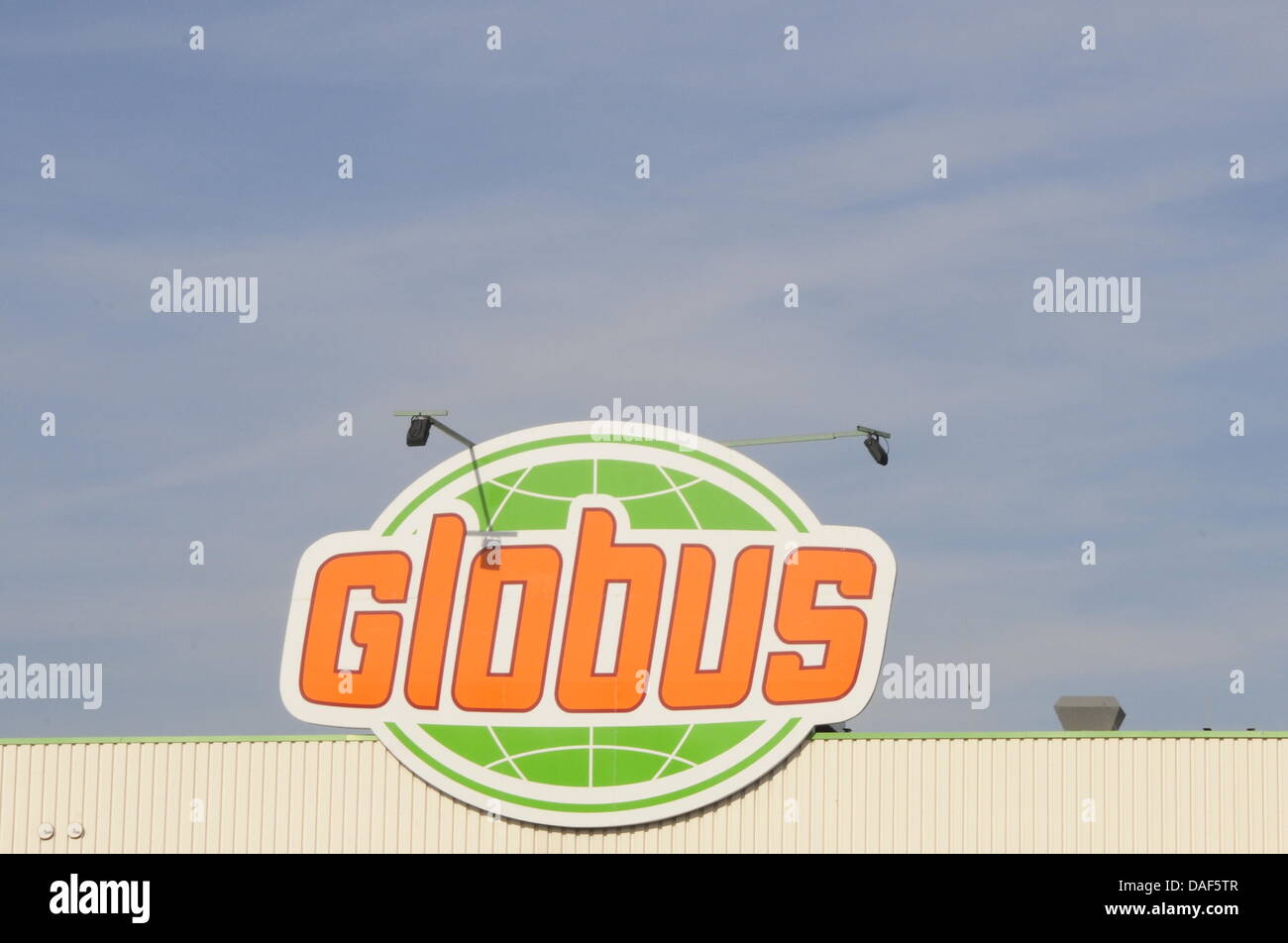 Das Logo des Globus-Warenhauses in Köln, aufgenommen am 09.11.2011 ...