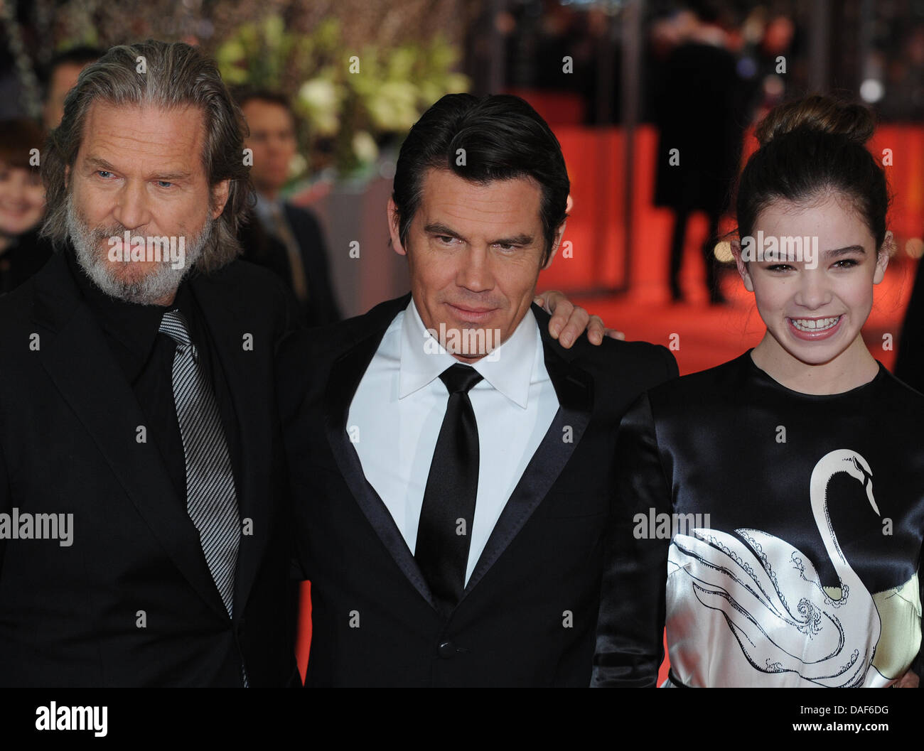US actors Jeff Bridges (L-R), Josh Brolin and Hailee Steinfeld arrive ...
