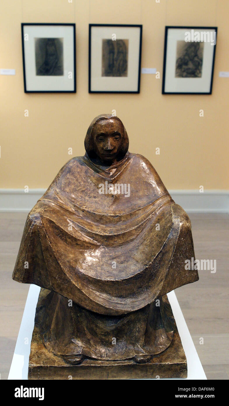 The picture shows the sculpture "Mother Earth II"(Mutter Erde II) of ...