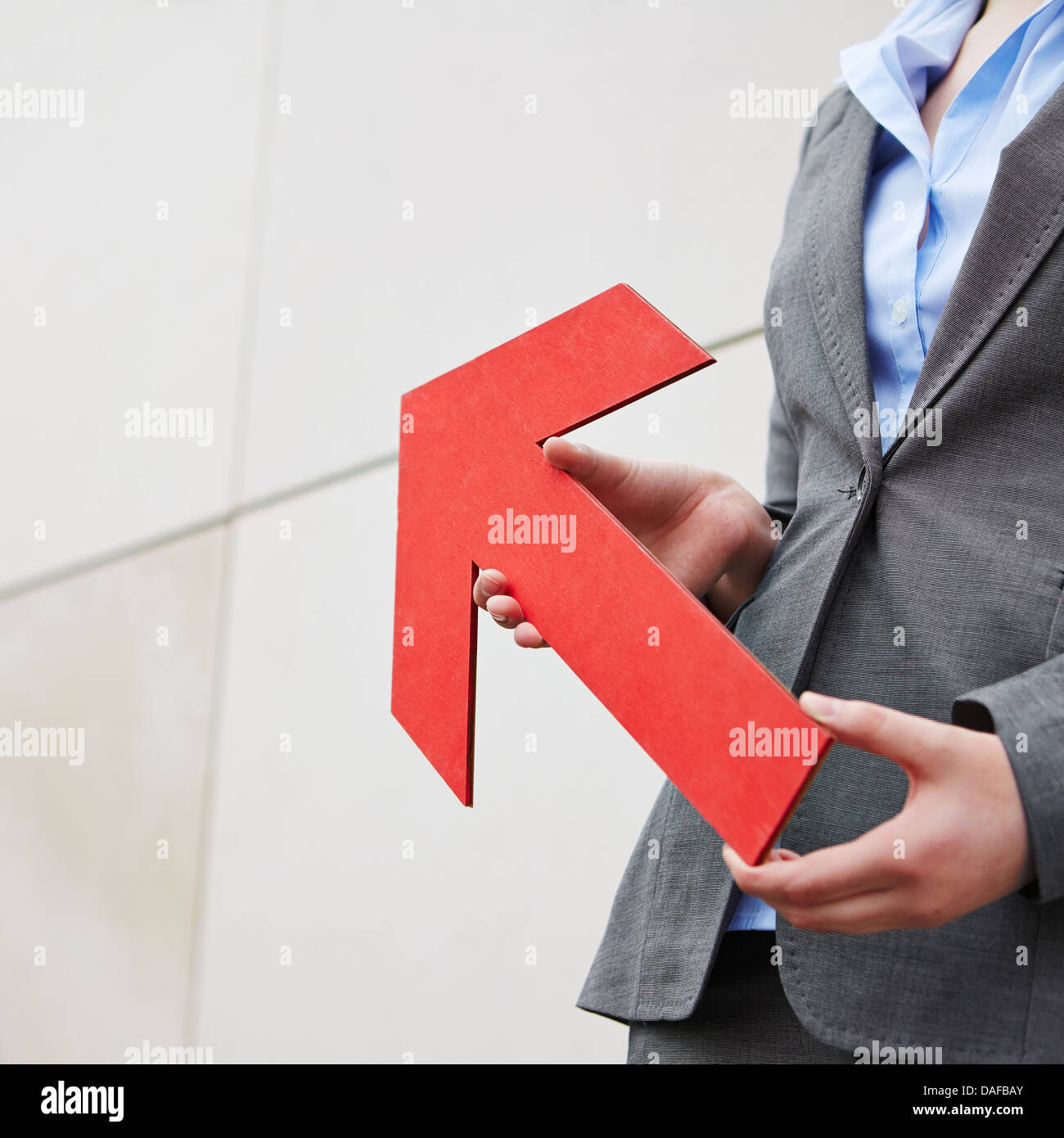 Arrow pointing up hi-res stock photography and images - Alamy