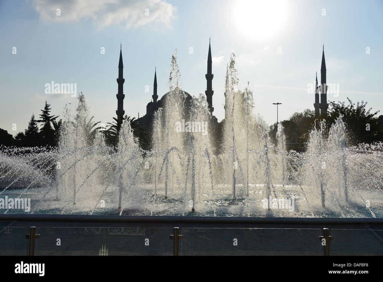 Fountain mosque hi-res stock photography and images - Alamy