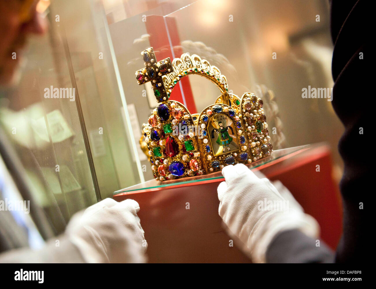 A replica made in 1913 of the imperial German crown is on display at ...