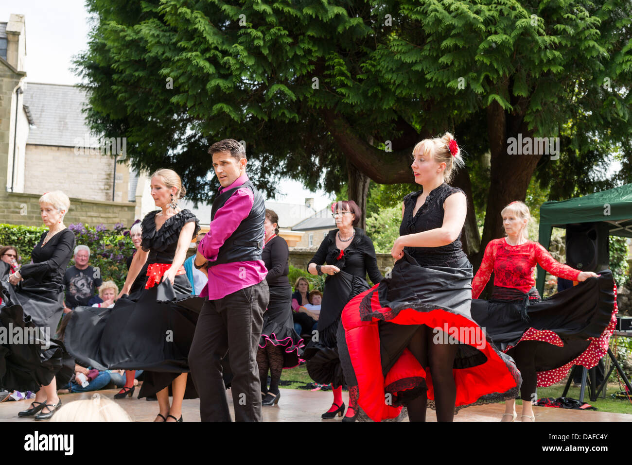 Spanish dance hi-res stock photography and images - Alamy