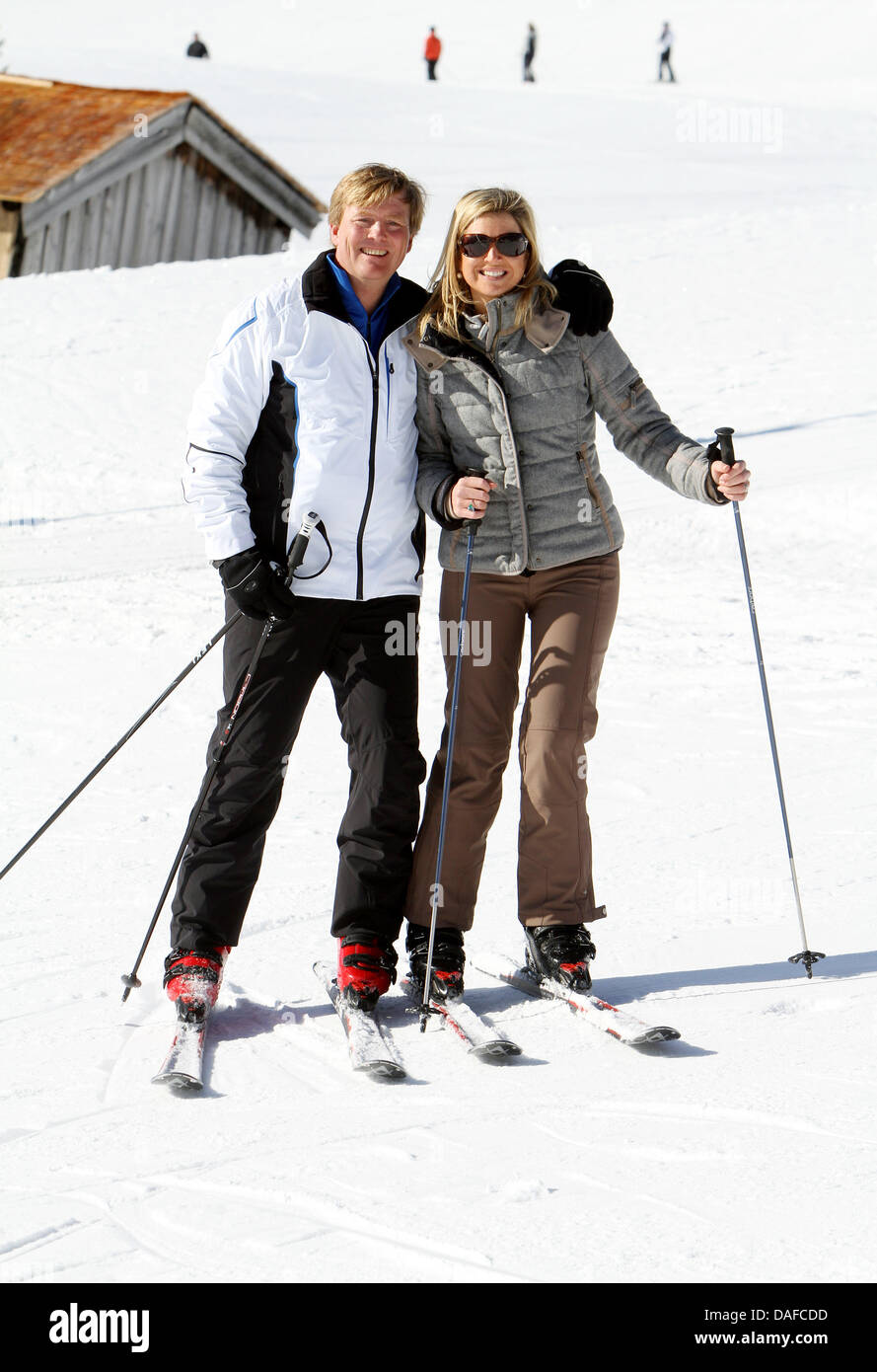 Princess Willem-Alexander and Crown Princess Maxima pose for the media ...