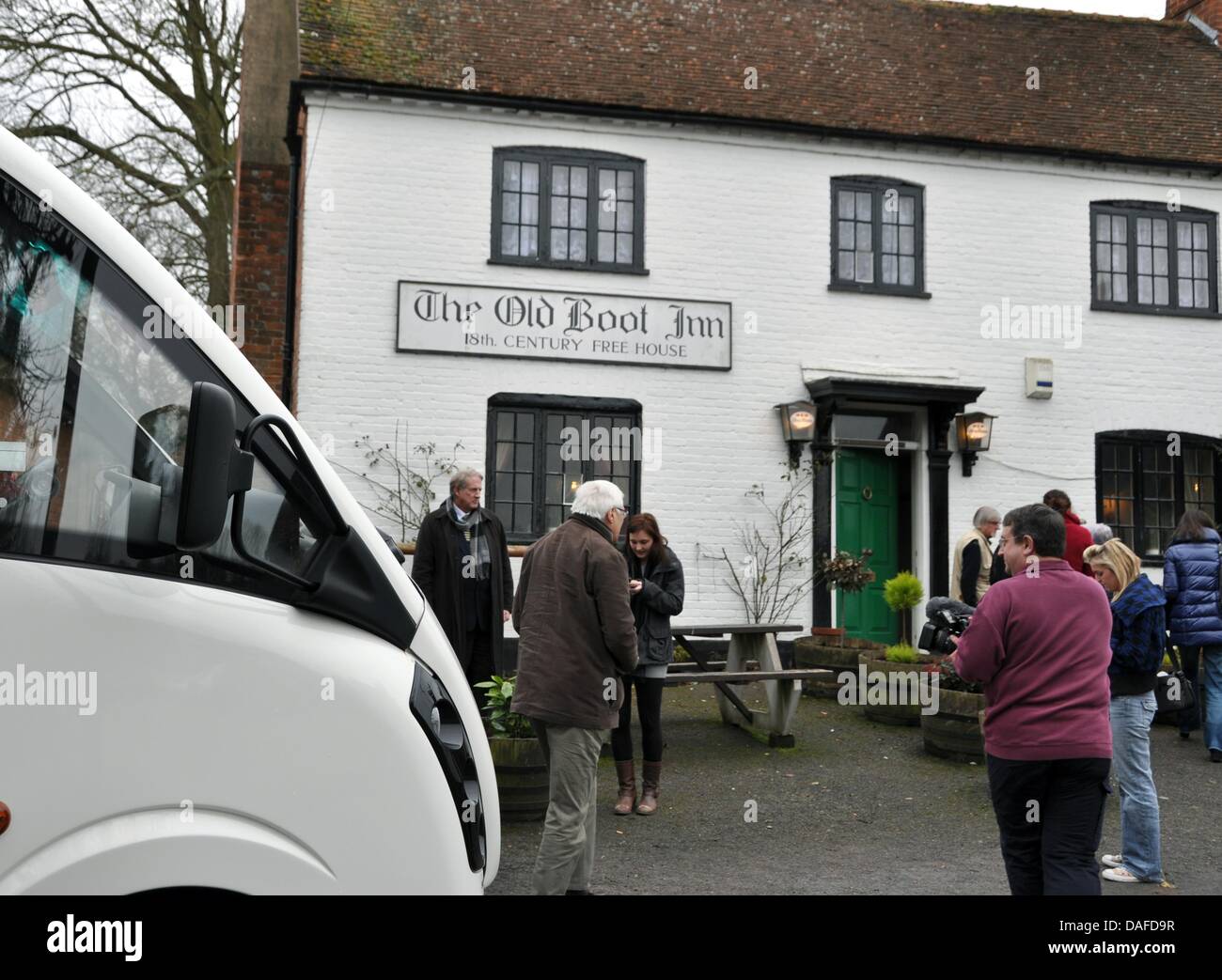 Old boot inn hi-res stock photography and images - Alamy