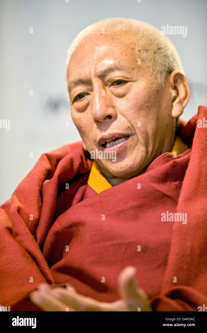 Lobsang Tenzin, the 5th Samdhong Rinpoche and prime minister of the ...