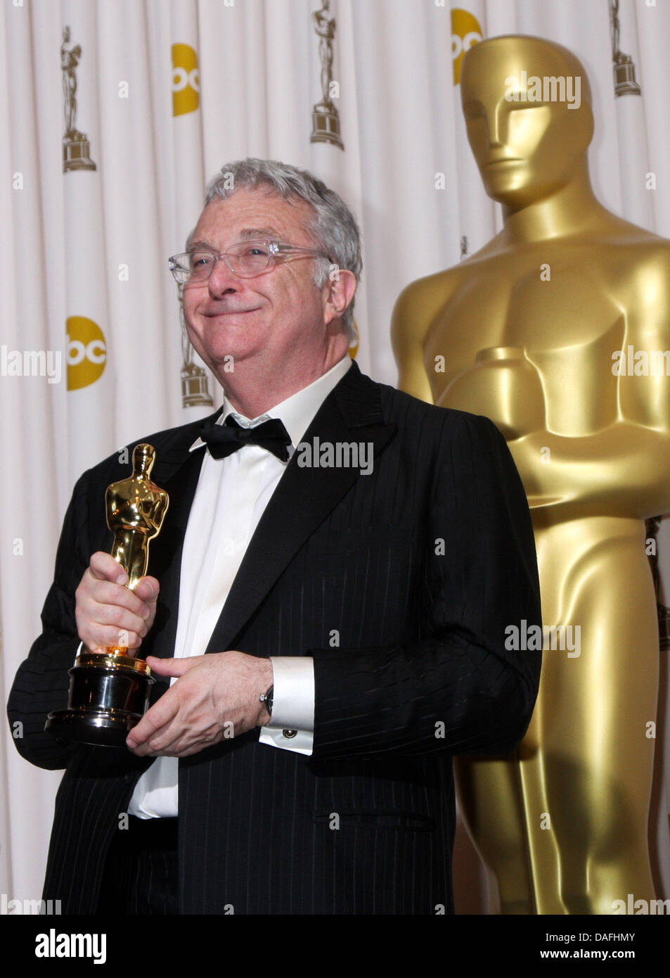 US musician Randy Newman poses with his Oscar for 'Muisc (Original Song ...