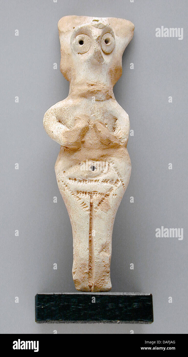 This ancient female figurine, housed at the Los Angeles County Museum ...