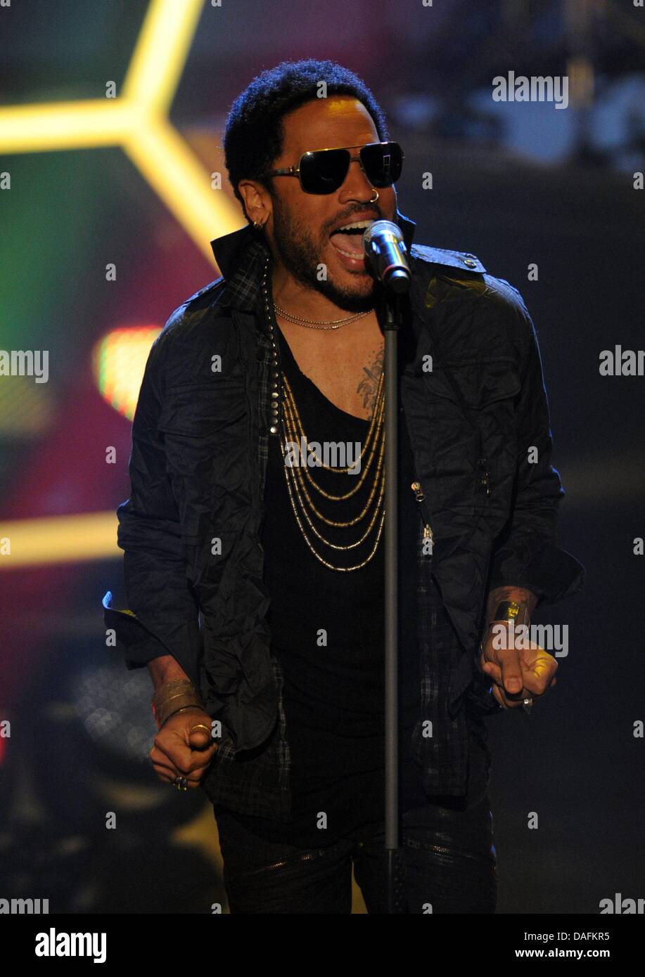 US singer Lenny Kravitz performs during the German television game show ...