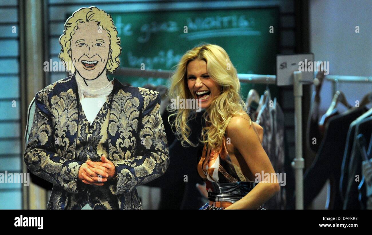 German tv presenter game show hi-res stock photography and images - Alamy