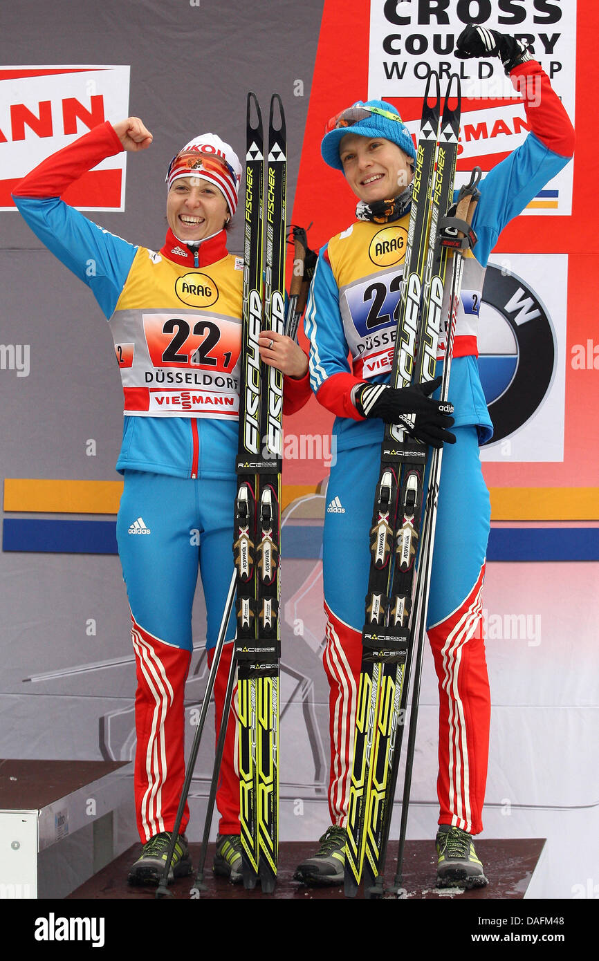 Third-placed Russians Natalia Korosteleva (L) and Natalia Matveeva ...