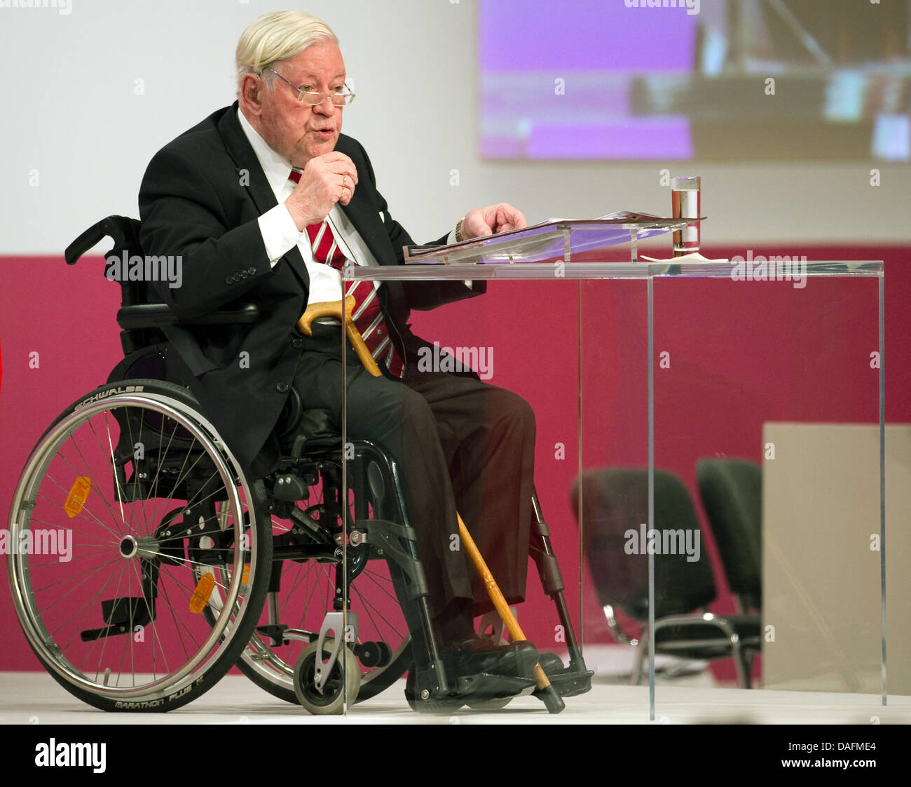 Former German Chancellor Helmut Schmidt speaks on stage at the Social ...