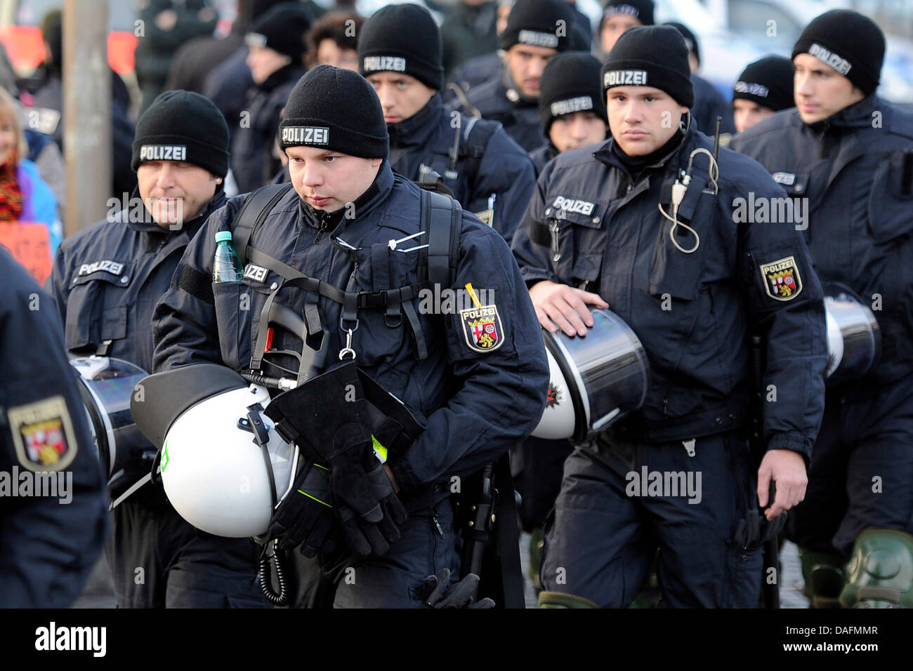 2014 nato police hi-res stock photography and images - Alamy