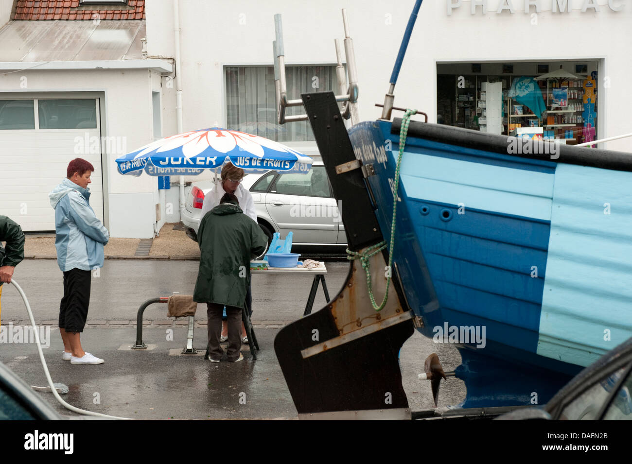 Cold wet windy hi-res stock photography and images - Alamy