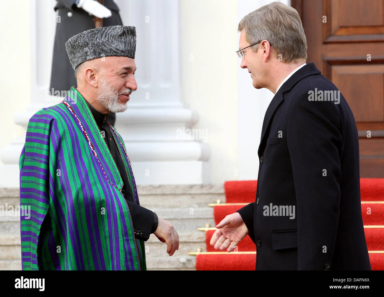 Afghanistan President Hamid Karsai is welcomed by German President ...