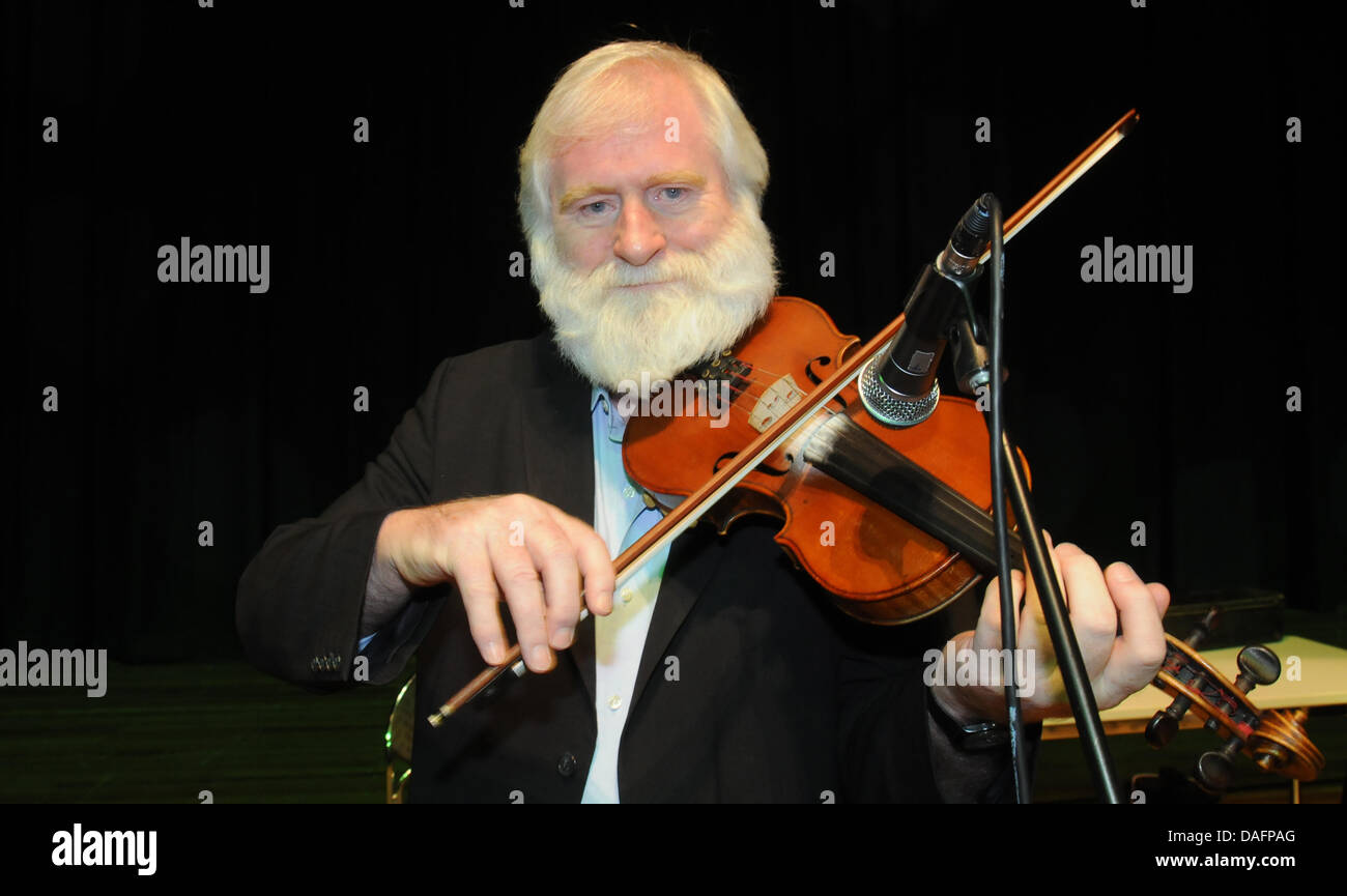 John sheahan hi-res stock photography and images - Alamy